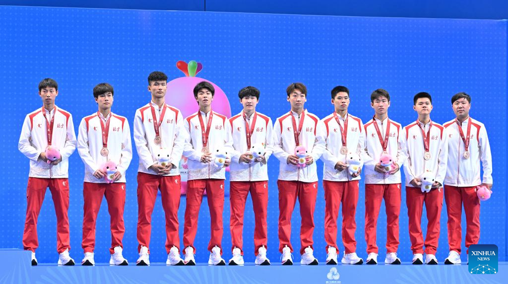 Team Shandong wins gold of U18 men's team of badminton at National ...