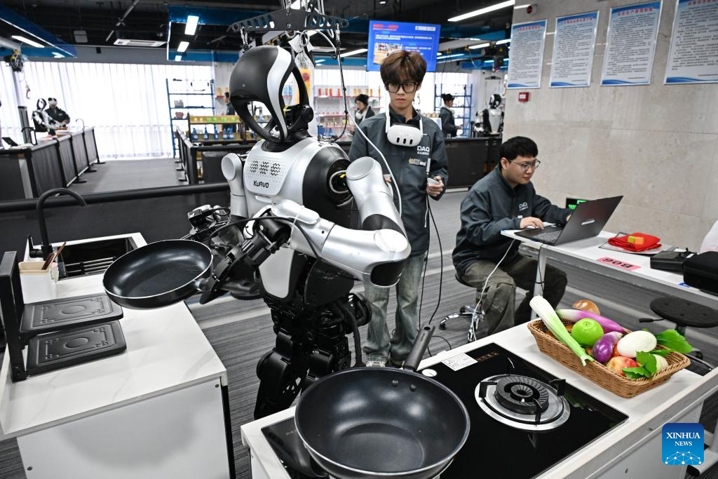 Inside Qingdao Humanoid Robot Data Training Center in Shandong_news ...