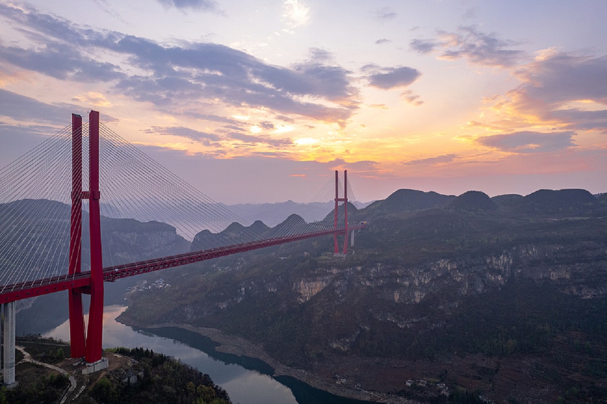 Guizhou's five record-setting bridges_news_english_QiluNet