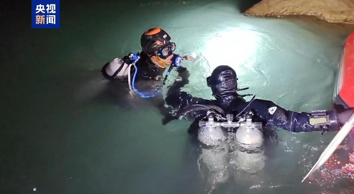 Rescuers save cave divers after 69-hour search in Guangxi_news_english ...